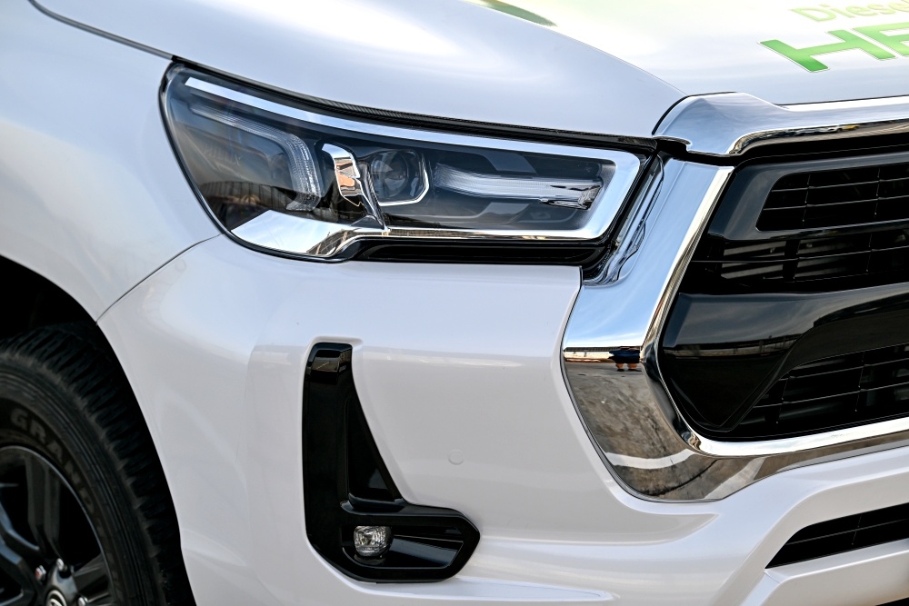 First Drive ! Toyota Prius HEV/Hilux Revo Diesel HEV Concept/Hilux Revo ...
